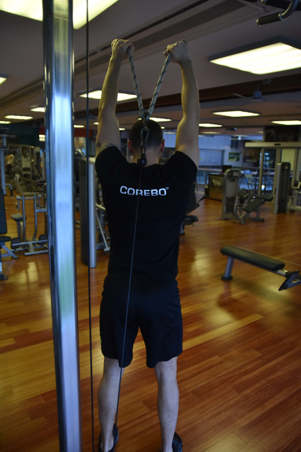 Esercizi di muscolazione per il tricipite brachiale - COREBO