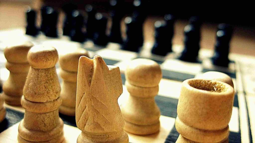 Come si gioca a scacchi e le mosse dei pezzi - COREBO